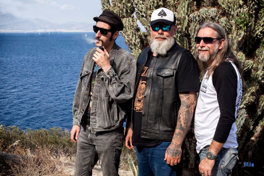 Thee Holy Strangers, Fuzzrider και The Jet Black στο An Club